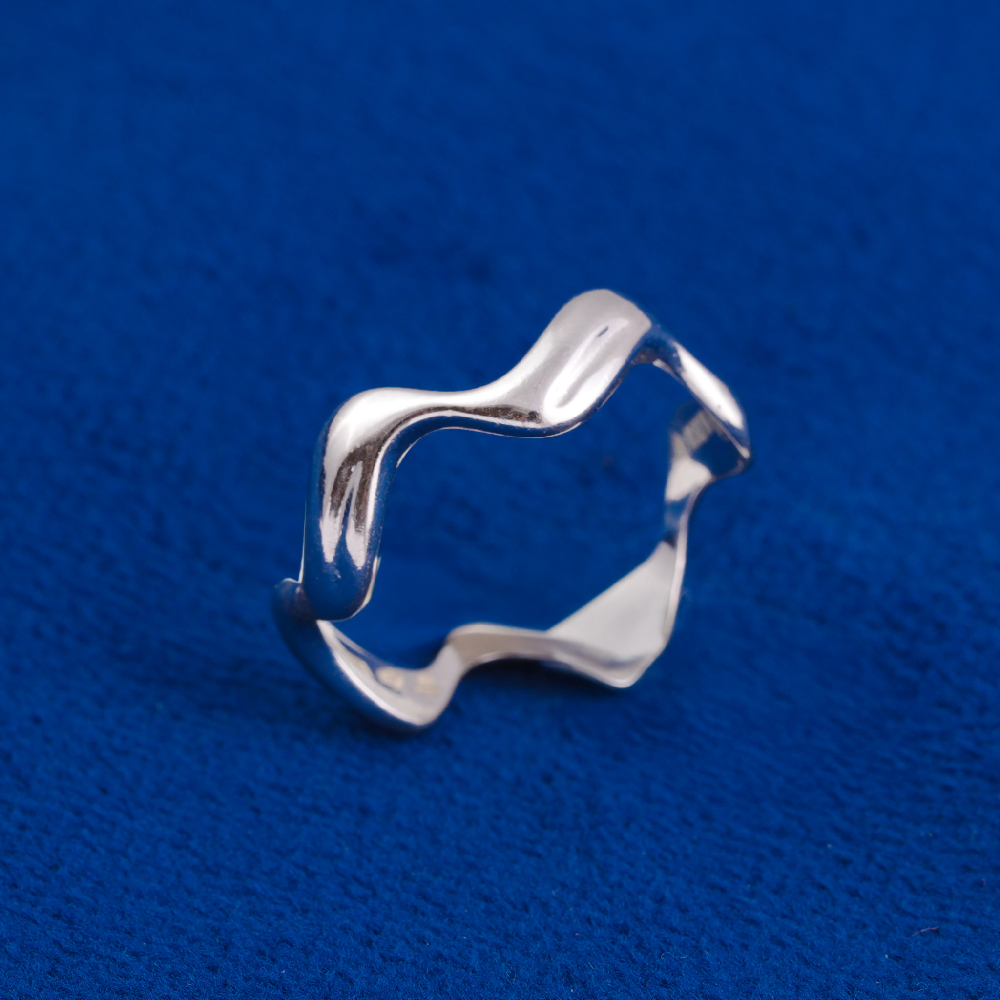 POLISHED STERLING SILVER WAVY BAND RING - Hira Panna Jewellers