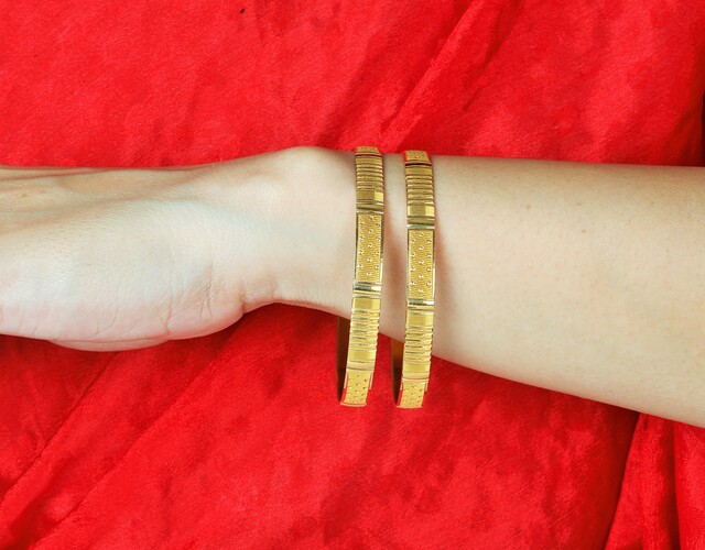 SOLID CUT BANGLES - Hira Panna Jewellers
