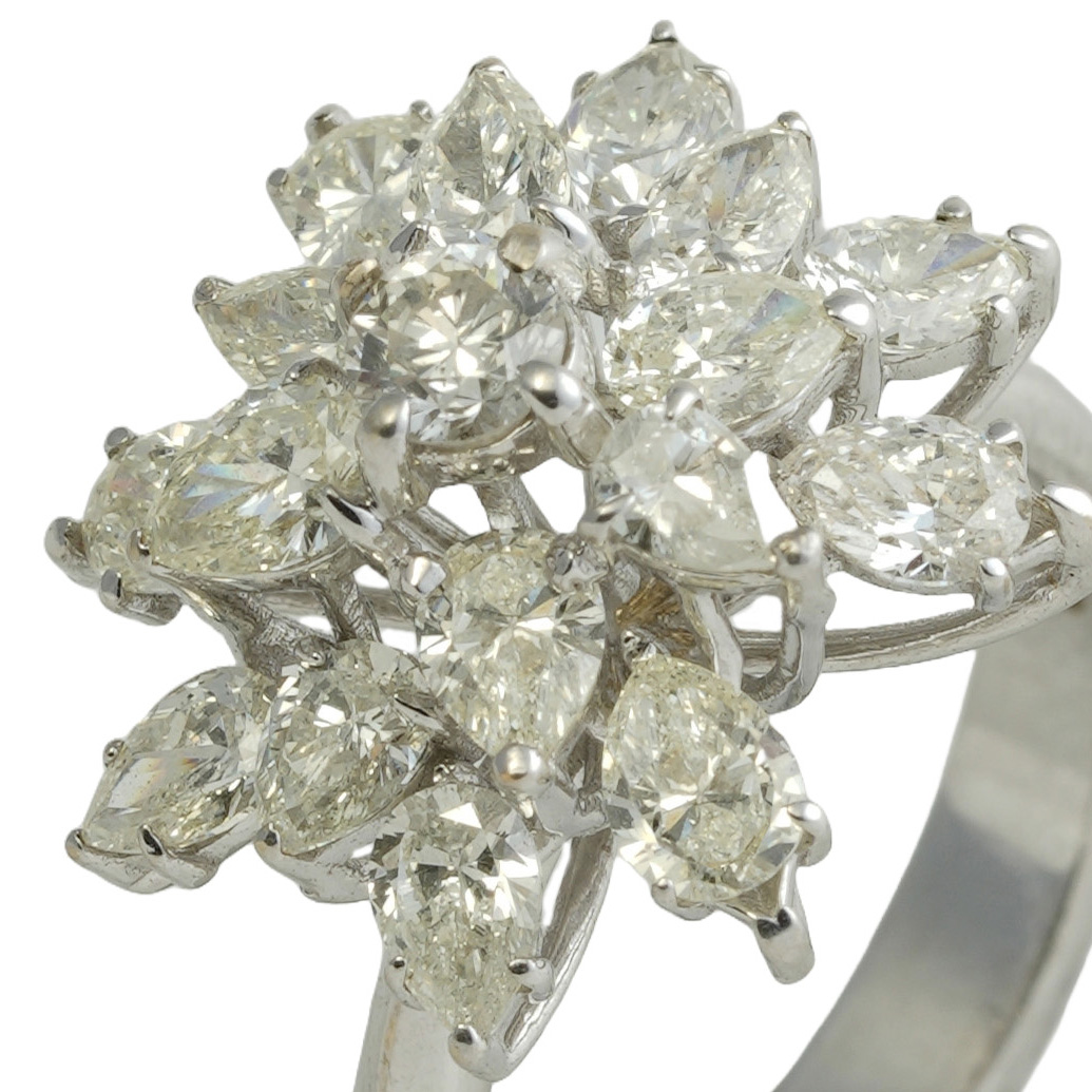 Hira Panna 18k Sparkling Diamond Ring - Hira Panna Jewellers
